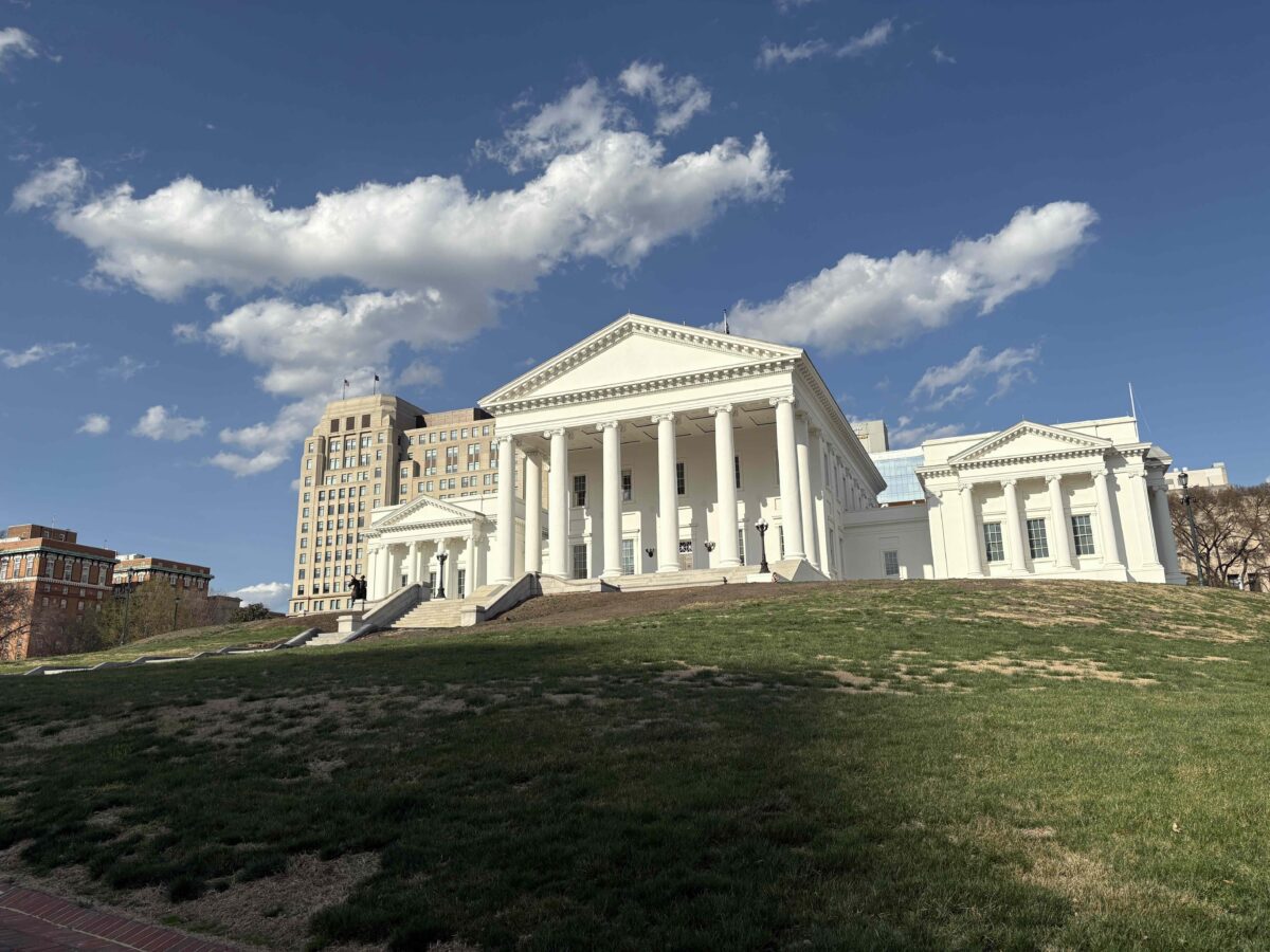 Virginia lawmakers pass bill to end collective bargaining ban for ...